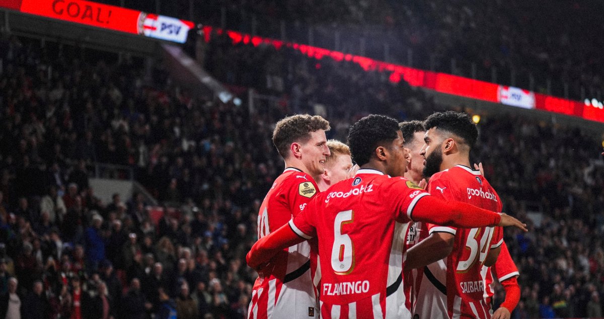PSV - Liveblog | PSV pakt weer een driepunter en verslaat sc Heerenveen in eigen huis